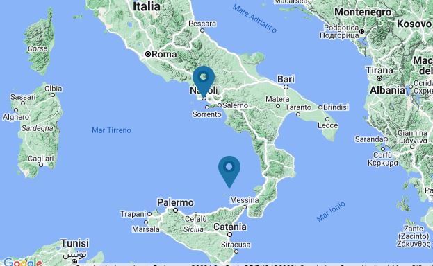 Naples - Panarea route: ferries to the Aeolian islands.