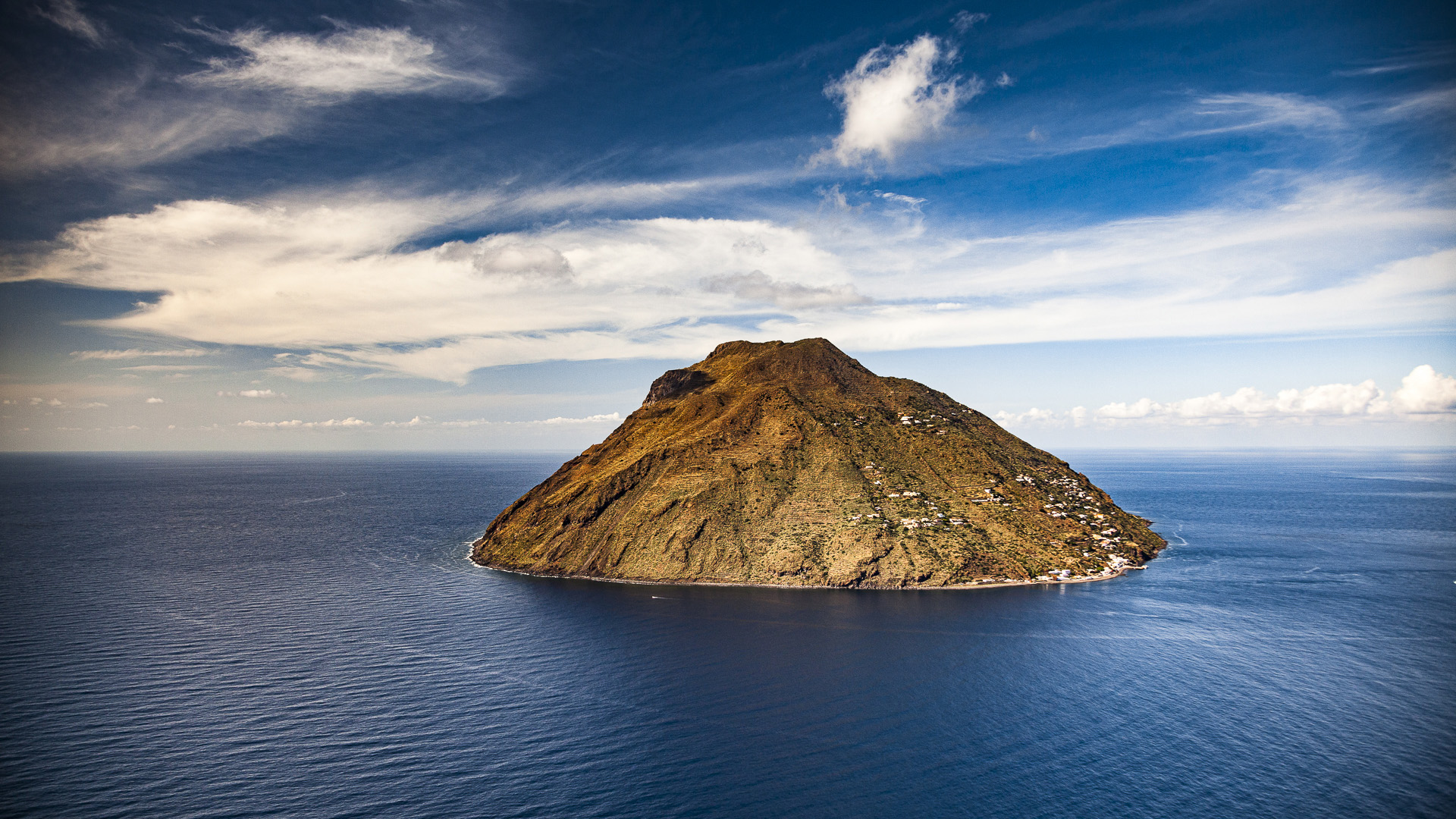 Ferries to the Aeolian Islands: how to get to Alicudi