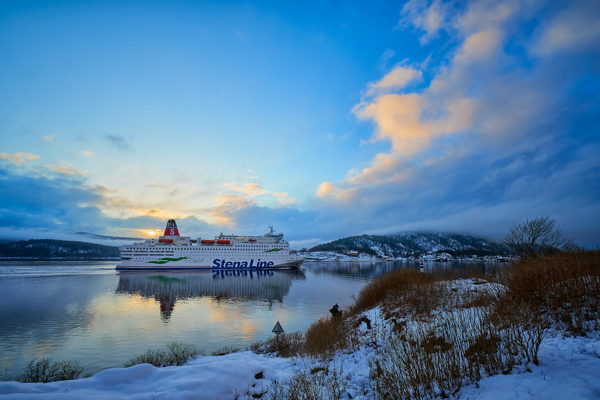 Norway Ferries Sun Midnight -Blog Ferryfinder.com.